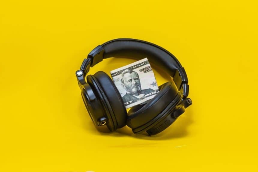 Selling Music Digitally : A Beginner’s Guide (+7 Best Ways)
